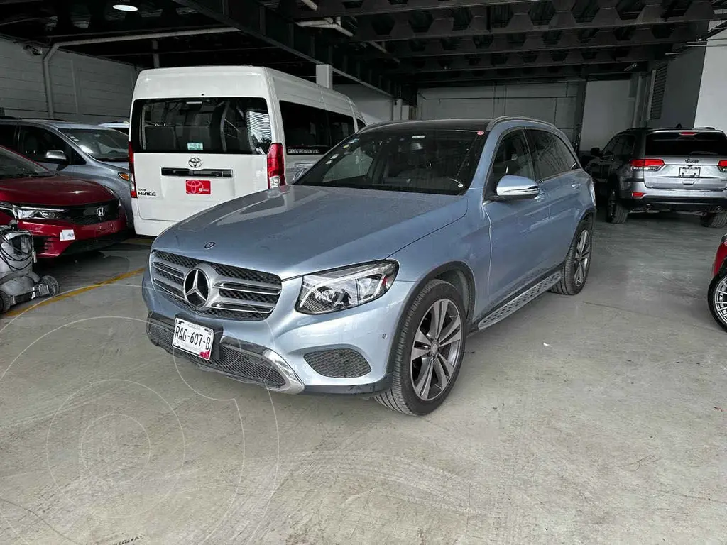 Mercedes Clase GLC 300 Sport usado (2017) color Plata precio $484,990