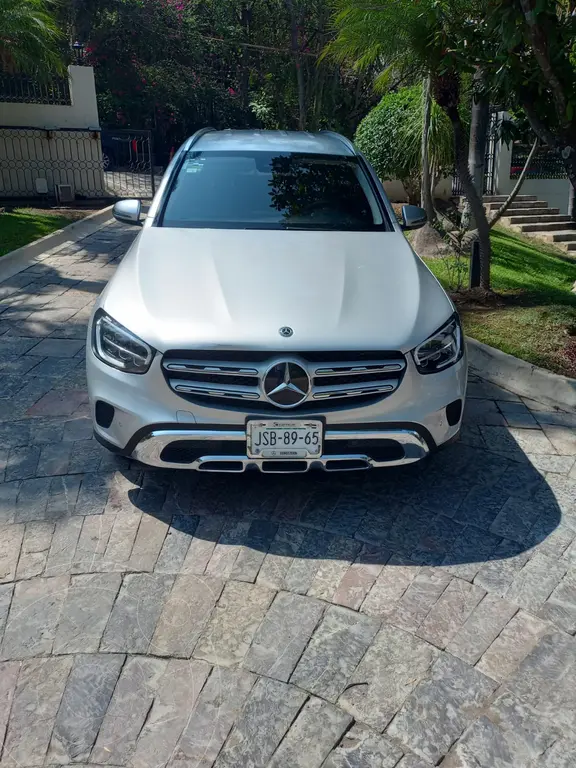 Mercedes Clase GLC 300 4MATIC Off Road usado (2020) color Plata precio ...