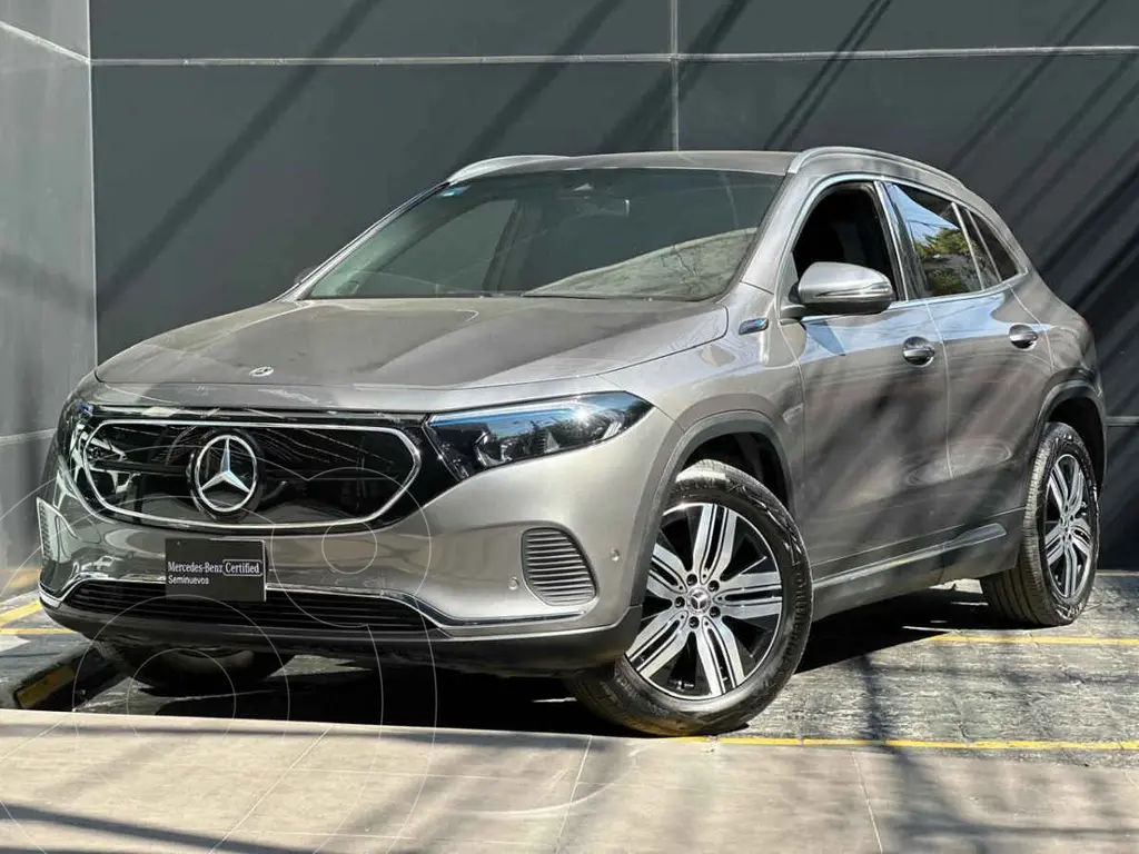 Mercedes EQA 300 4MATIC usado (2022) color Gris precio $815,000