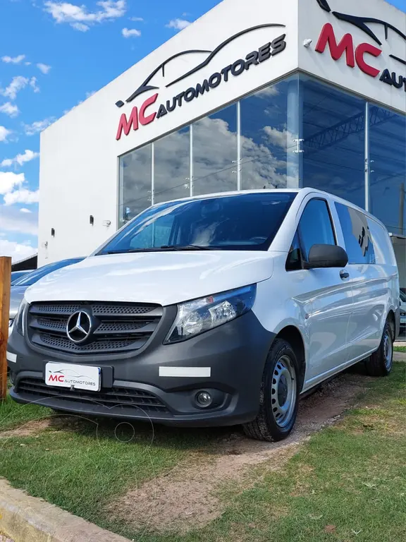 Mercedes Vito VITO 111 CDI FURGON V1 AA usado (2018) color Blanco ...