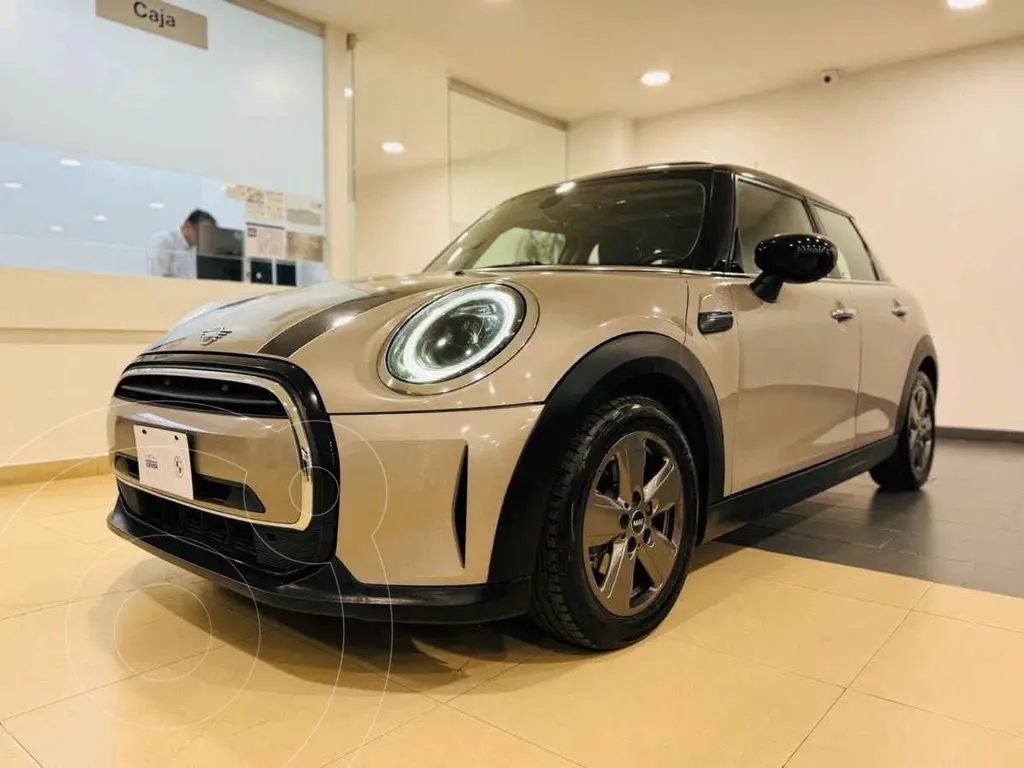 MINI Cooper 5 Puertas Classic Aut usado (2022) color Blanco precio $489,000