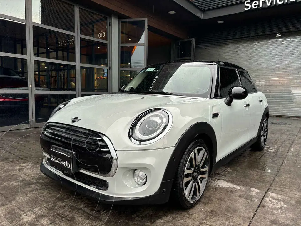 MINI Cooper 5 Puertas Pepper Aut usado (2019) color Gris precio $369,000