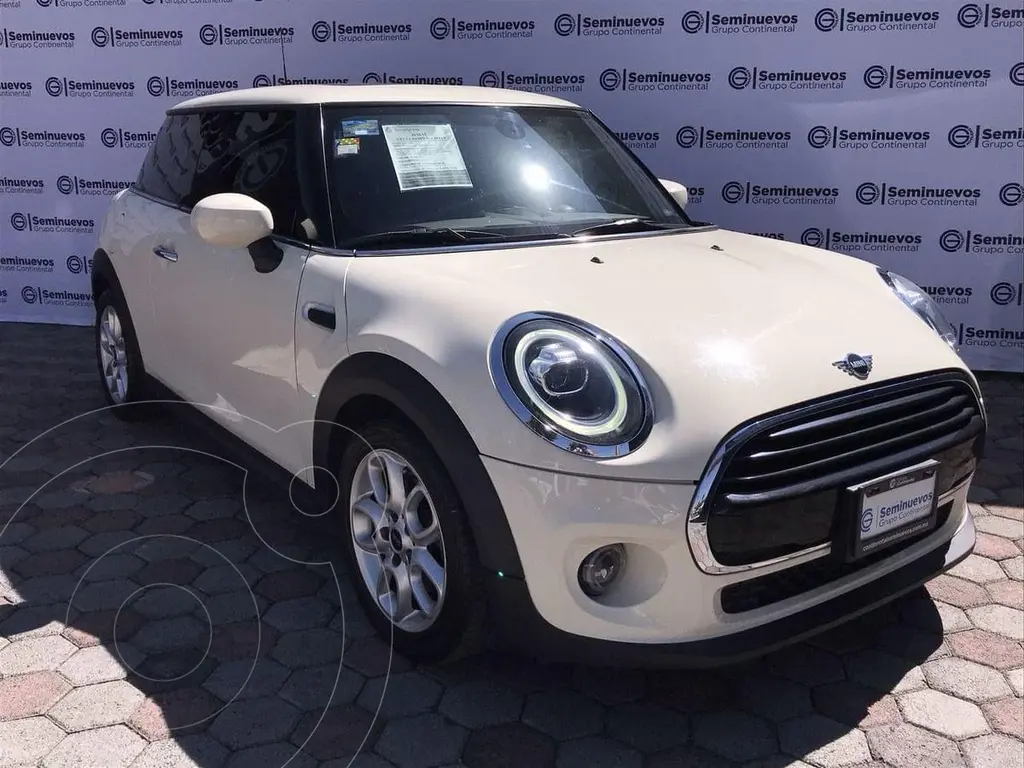 MINI Cooper Chili usado (2020) color Cafe Claro precio $450,000