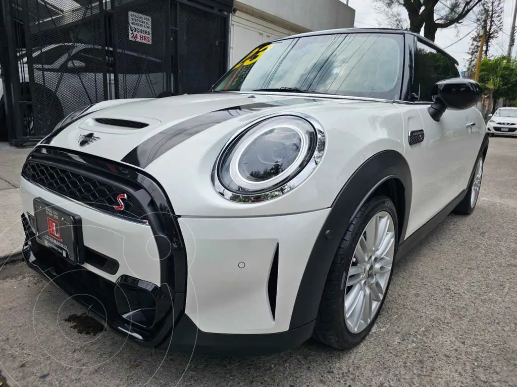 MINI Cooper S Classic Aut usado (2023) color Blanco precio $599,900