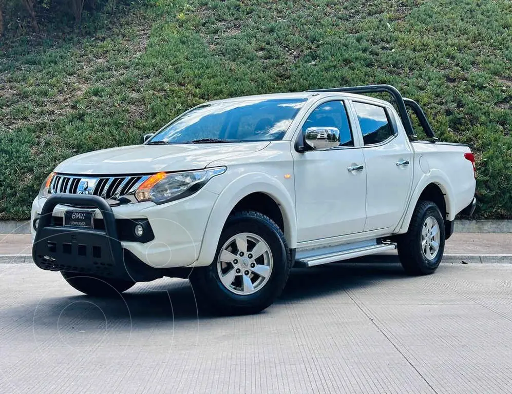 Mitsubishi L200 4x2 2.4L Cabina Doble usado (2016) color Blanco precio ...