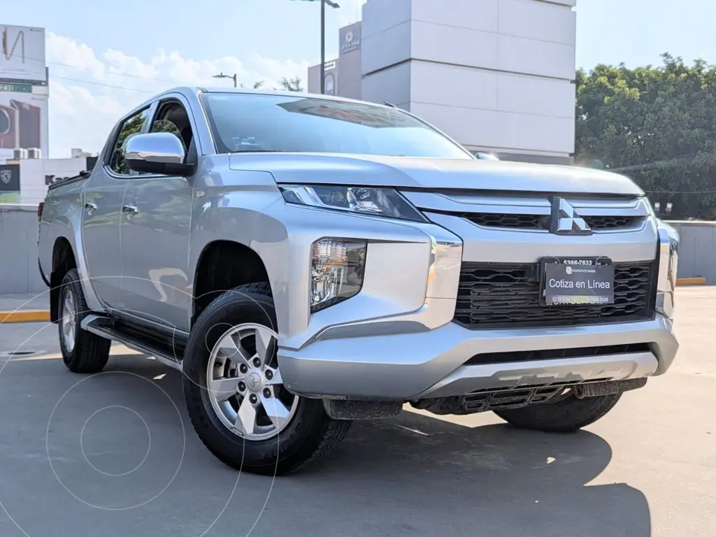 Mitsubishi L200 GLX 4x2 usado (2021) color Gris precio $425,000