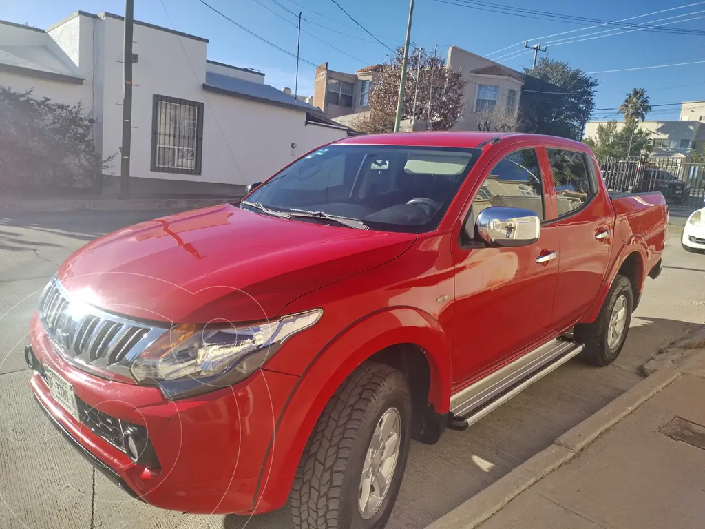 Mitsubishi L200 GLS 4x2 Gasolina usado (2016) color Rojo precio $260,000