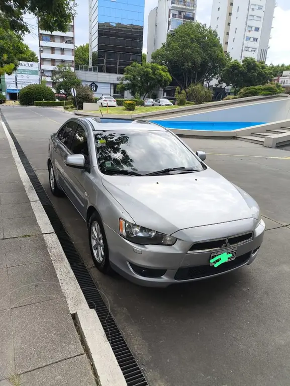 Mitsubishi Lancer GLS 2.0 Aut usado (2011) color Gris precio u$s15.000