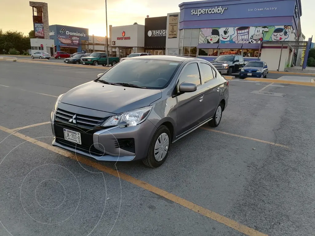 Mitsubishi Mirage G4 GLX Aut usado (2023) color Gris Titanio precio ...