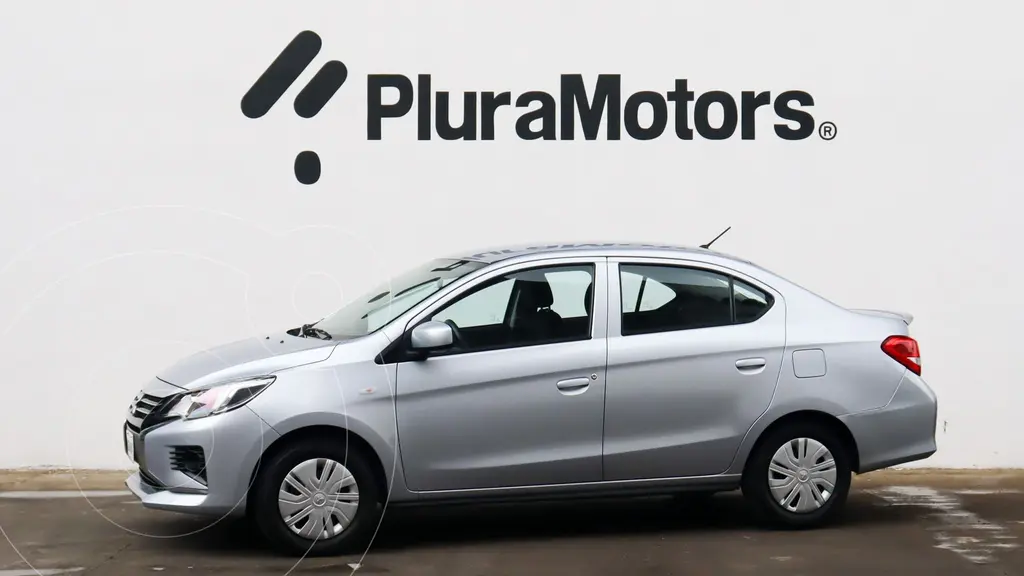 Mitsubishi Mirage G4 GLX usado (2024) color plateado precio $249,000