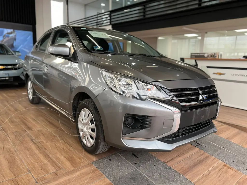 Mitsubishi Mirage GLX CVT usado (2022) color Gris precio $200,800