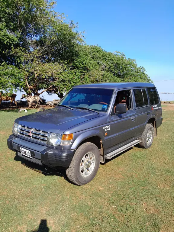 Mitsubishi Montero 2.5 GLX usado (1999) color Azul precio u$s7.200