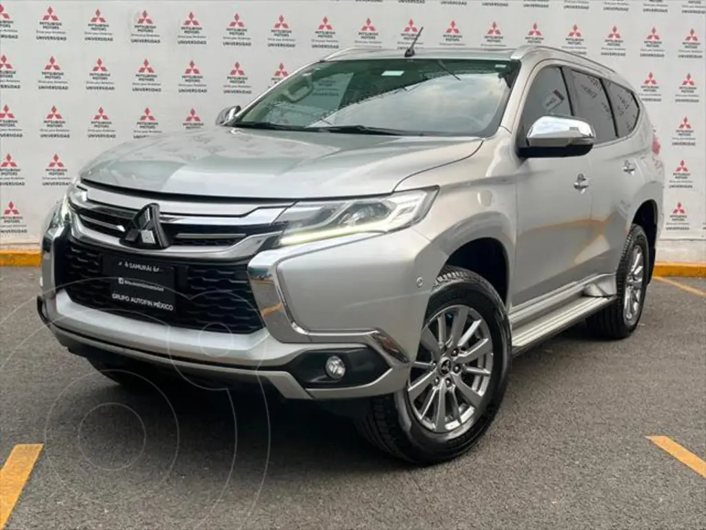 Mitsubishi Montero Limited usado (2018) color plateado precio $484,900