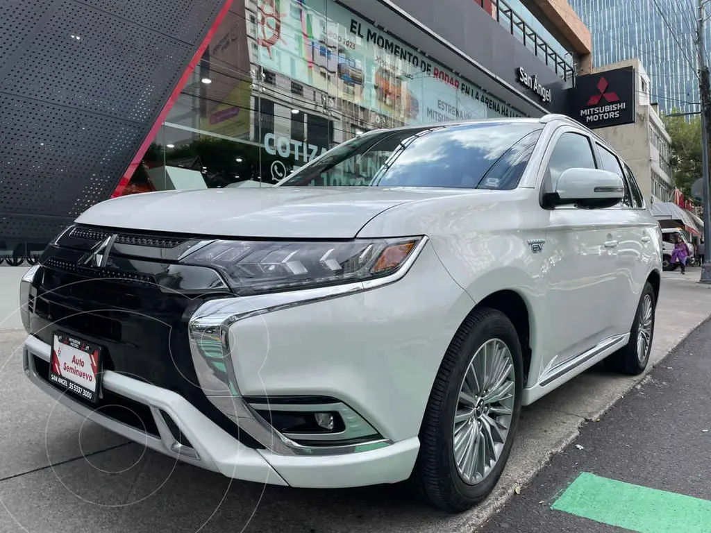 Mitsubishi Outlander PHEV Limited usado (2022) color Blanco precio $689,900
