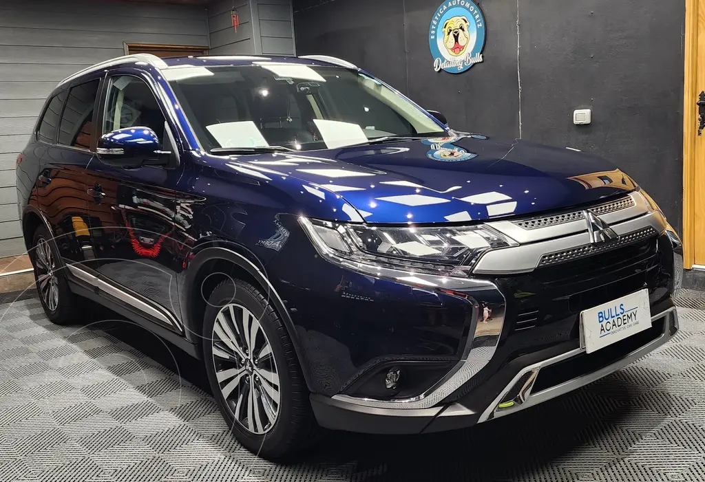 Mitsubishi Outlander 2.5L GLS 4X4 7P usado (2021) color Azul precio $22 ...