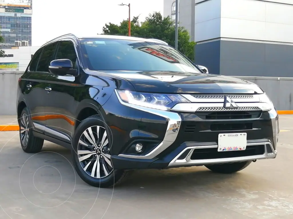 Mitsubishi Outlander Limited usado (2019) color Negro precio $377,000