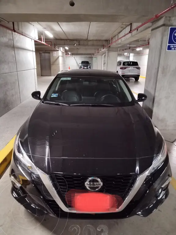 Nissan Altima Advance usado (2020) color Negro precio $493,800