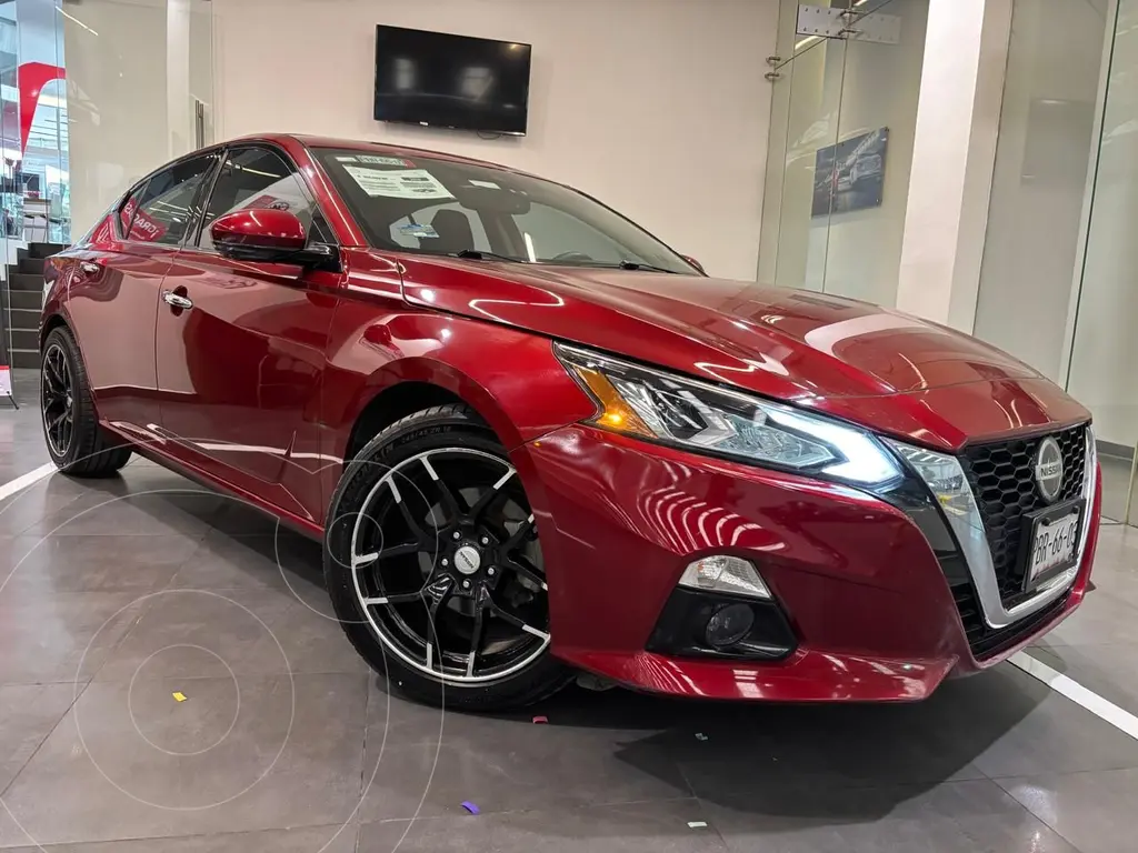 Nissan Altima Exclusive usado (2019) color Rojo precio $355,000
