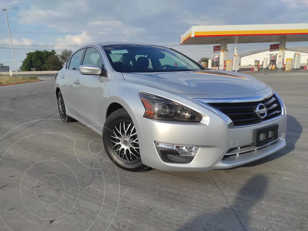 Nissan Altima S 2.5L CVT usado (2015) color Plata precio $189,500