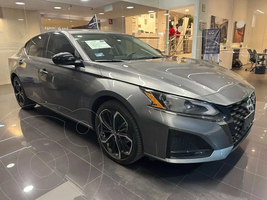 Nissan Altima SR Turbo usado (2023) color Gris precio $599,800