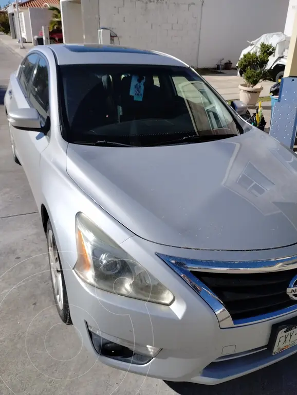 Nissan Altima Advance NAVI usado (2015) color Gris precio $155,000