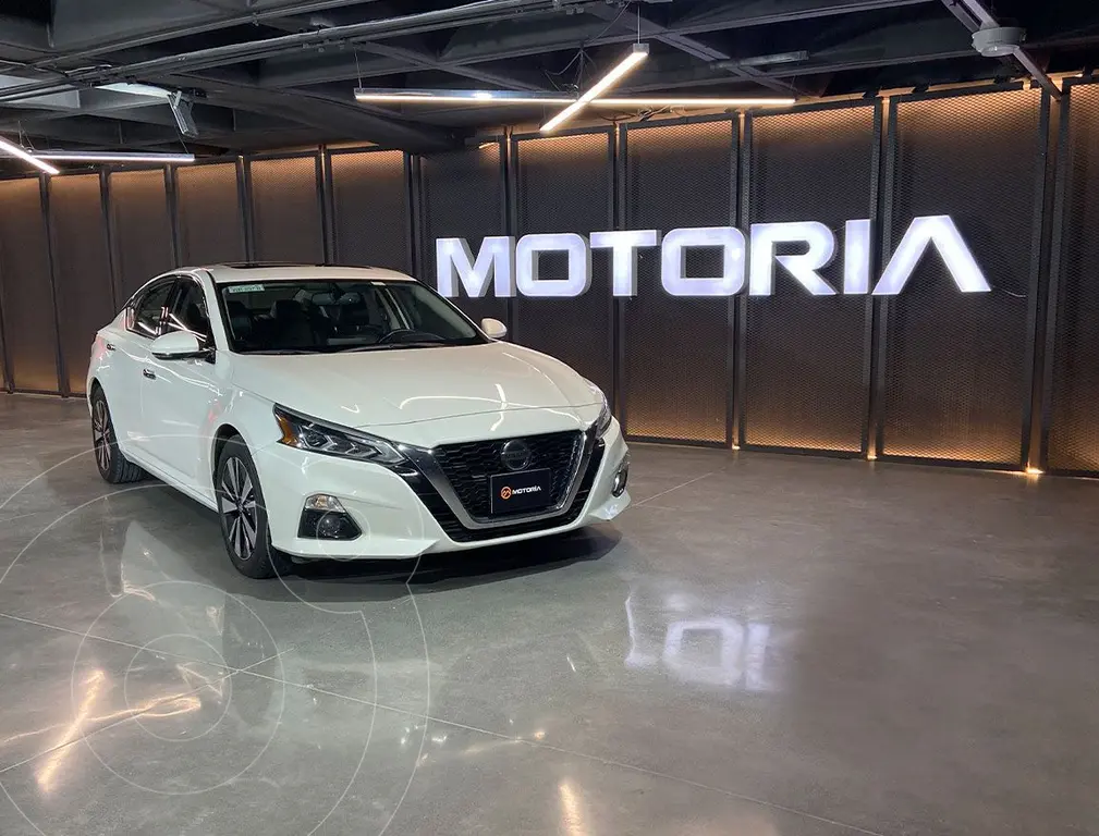 Nissan Altima Advance usado (2020) color Blanco precio $369,000