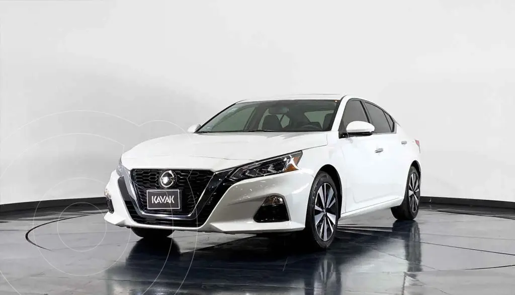 Nissan Altima Advance usado (2020) color Negro precio $543,999