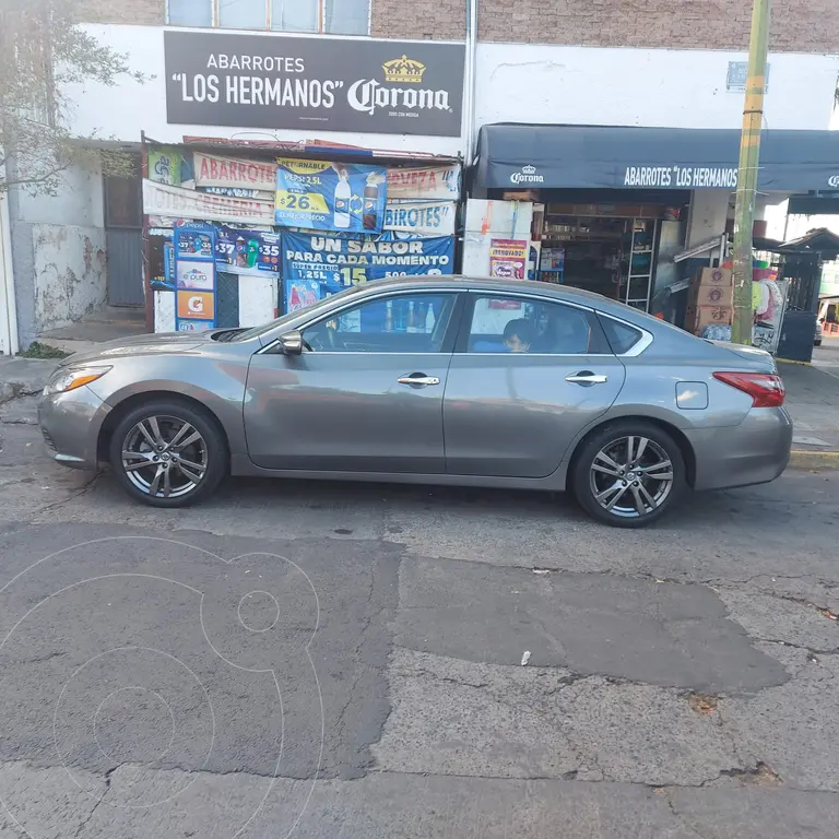 Nissan Altima Advance NAVI Midnight Edition usado (2018) color Gris ...