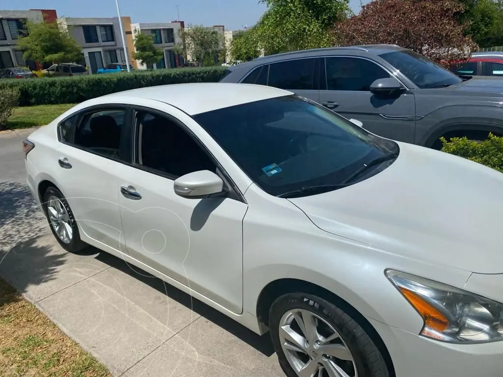Nissan Altima Advance usado (2016) color Blanco precio $190,000