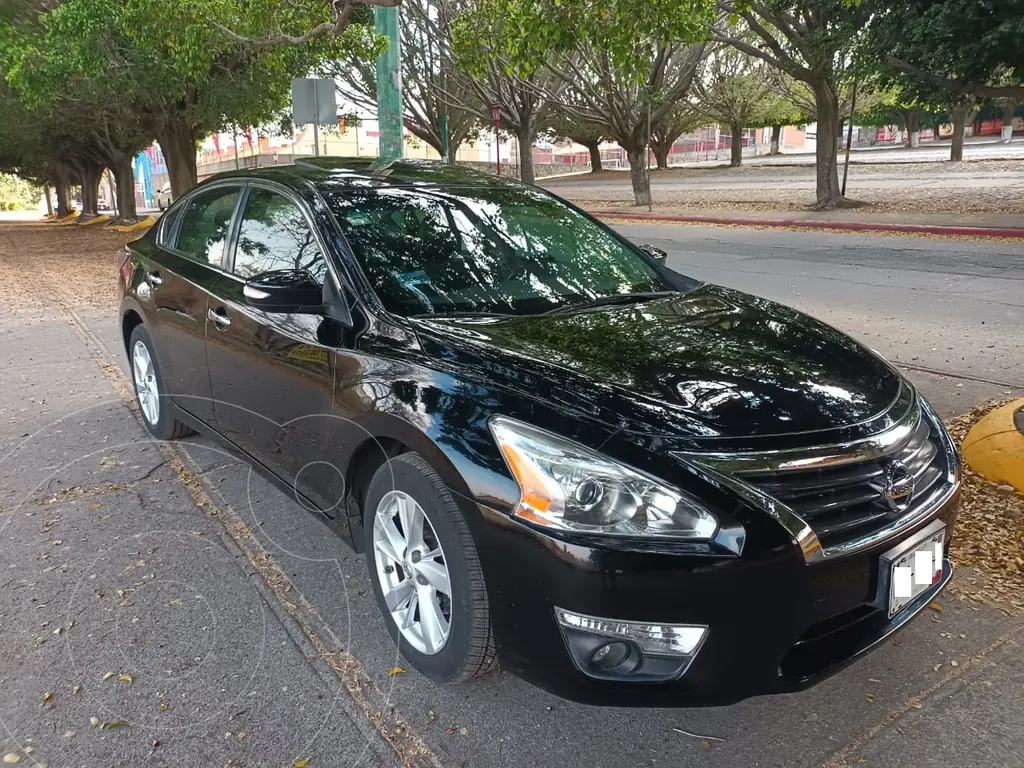 Nissan Altima Advance NAVI usado (2016) color Negro precio $180,000