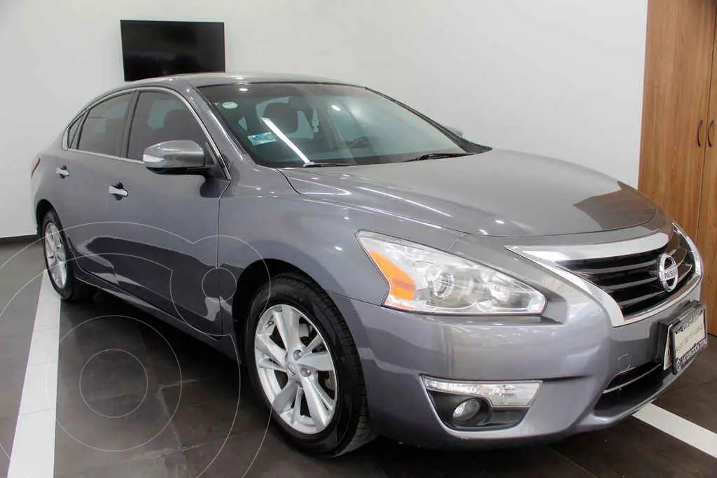 Nissan Altima Advance usado (2016) color Gris precio $269,000