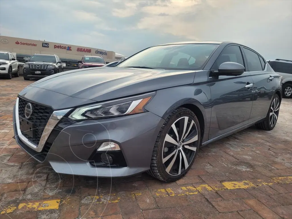 Nissan Altima EXCLUSIVE usado (2020) color Gris Oscuro precio $319,000