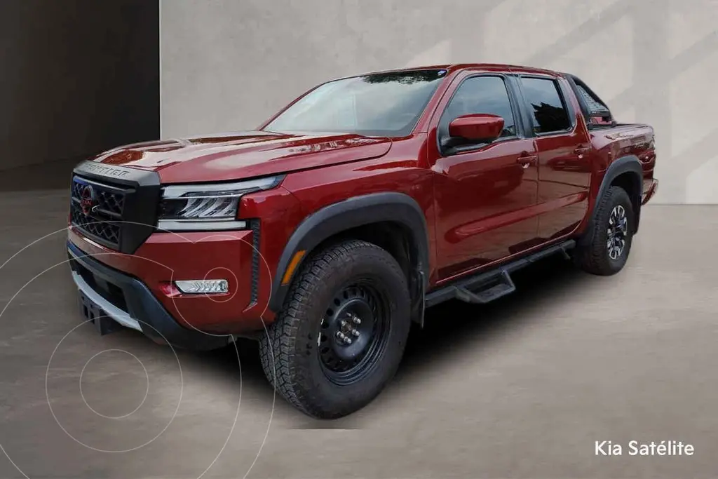Nissan Frontier Pro 4X 4x4 Aut usado (2023) color Rojo precio $899,000