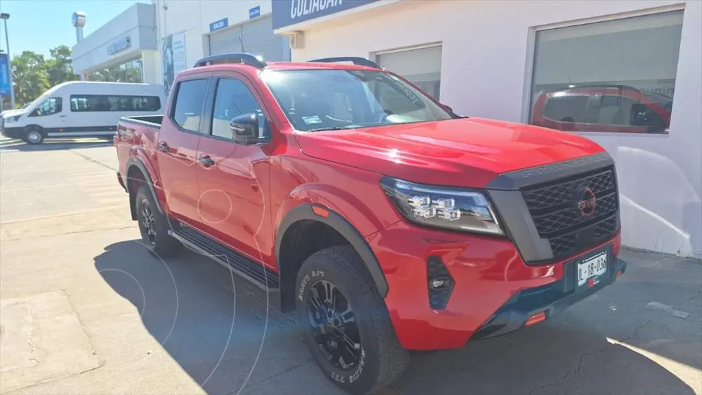 Nissan Frontier PRO -4X 4X4 TA usado (2023) color Rojo precio $565,000