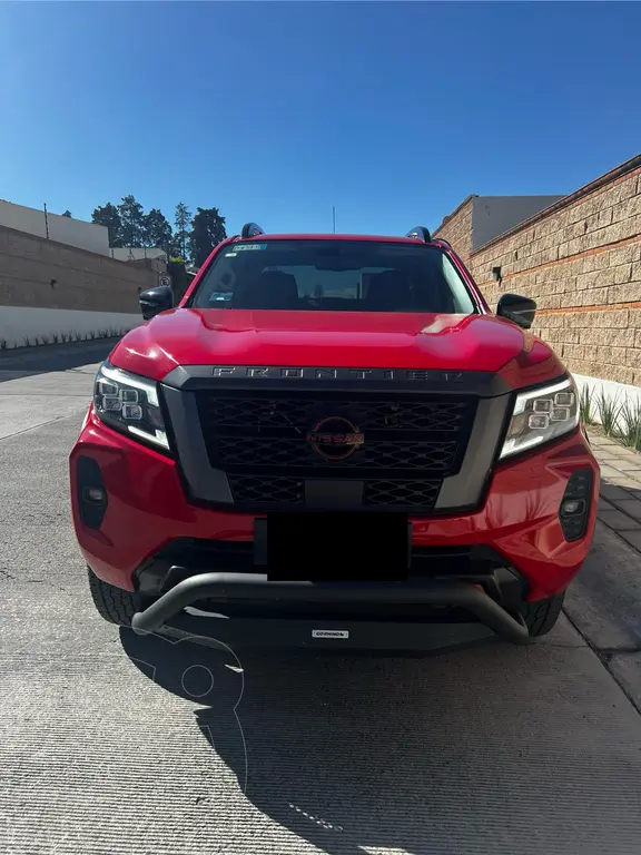 Nissan Frontier Pro 4X 4x4 Aut usado (2023) color Rojo precio $690,000