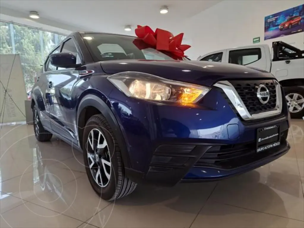 Nissan Kicks Sense usado (2020) color Azul Oscuro precio $315,000