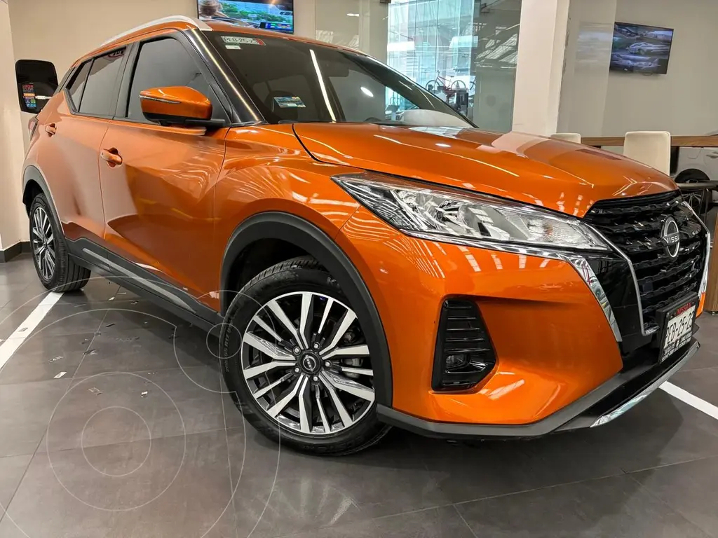 Nissan Kicks Exclusive Aut usado (2023) color Naranja precio $409,500