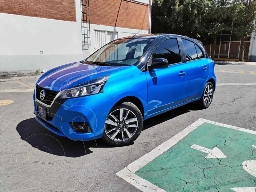 Nissan March Exclusive Bi-tono Aut usado (2021) color Azul precio $260,000