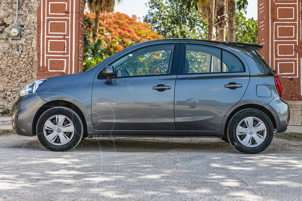 Nissan March Advance Aut usado (2018) color Gris precio $185,000