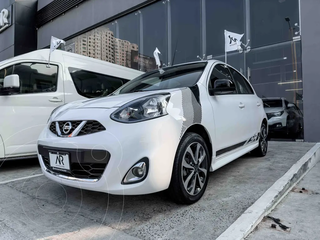 Nissan March SR NAVI usado (2017) color Blanco precio $210,000
