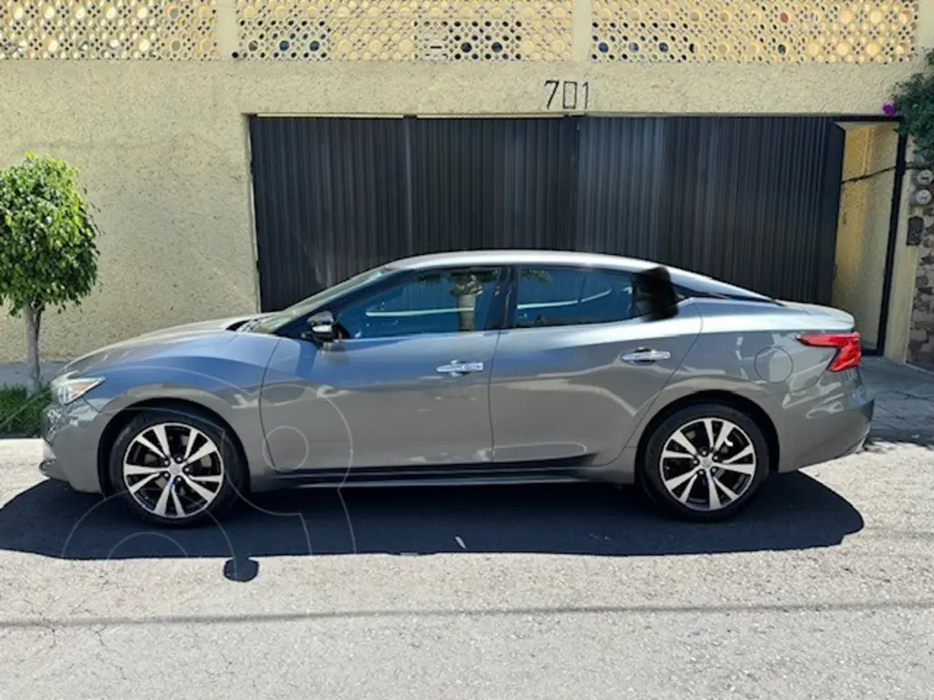 Nissan Maxima Advance usado (2016) color Gris precio $300,000