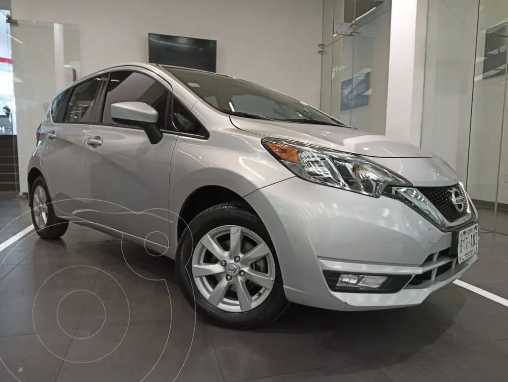 Nissan Note Advance Aut usado (2017) color plateado precio $199,000
