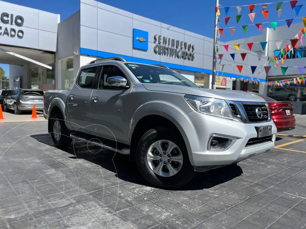 Nissan NP300 Frontier LE A/A usado (2019) color plateado precio $438,000