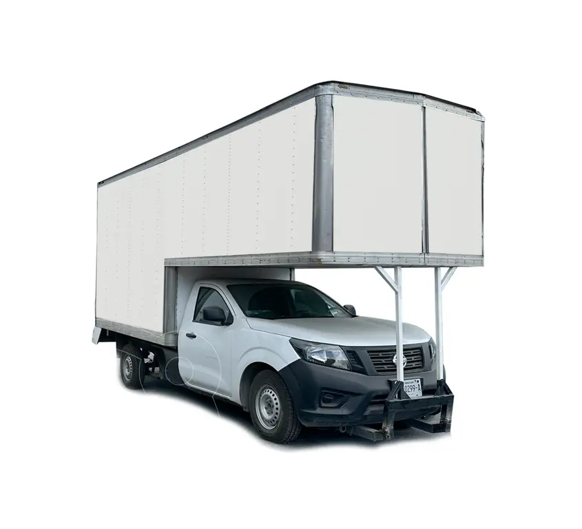 Nissan NP300 2.4L Chasis Dh usado (2019) color Blanco precio $370,000