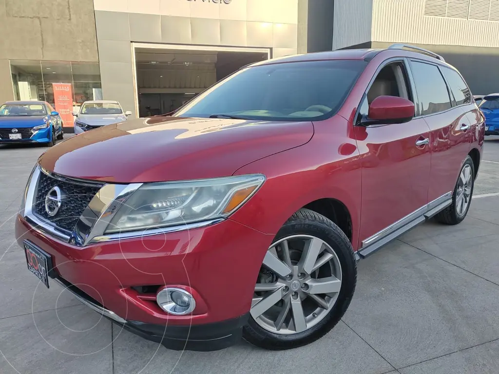 Nissan Pathfinder Exclusive 4x4 usado (2015) color Rojo precio $300,000