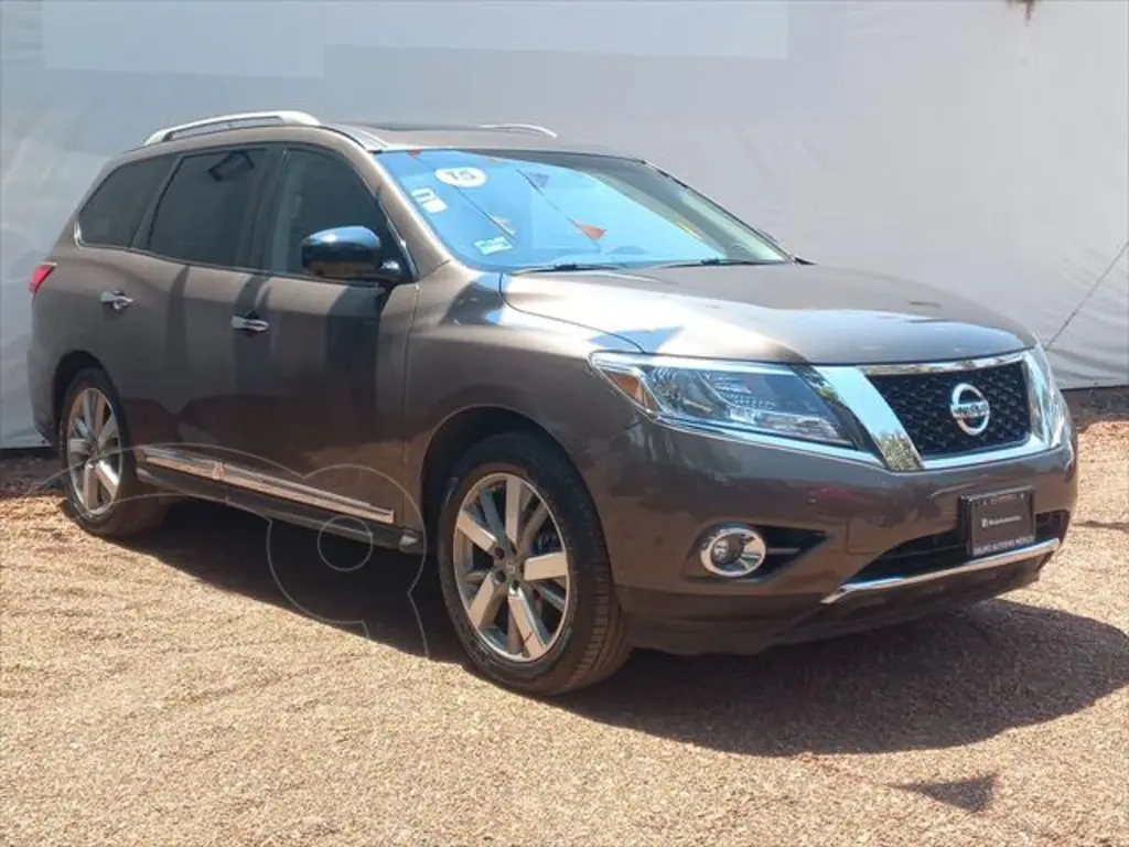 Nissan Pathfinder Exclusive 4x4 usado (2015) color caf precio $318,000