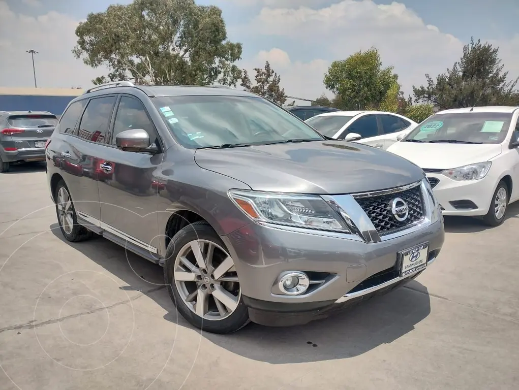 Nissan Pathfinder Exclusive 4x4 usado (2015) color Gris precio $315,000