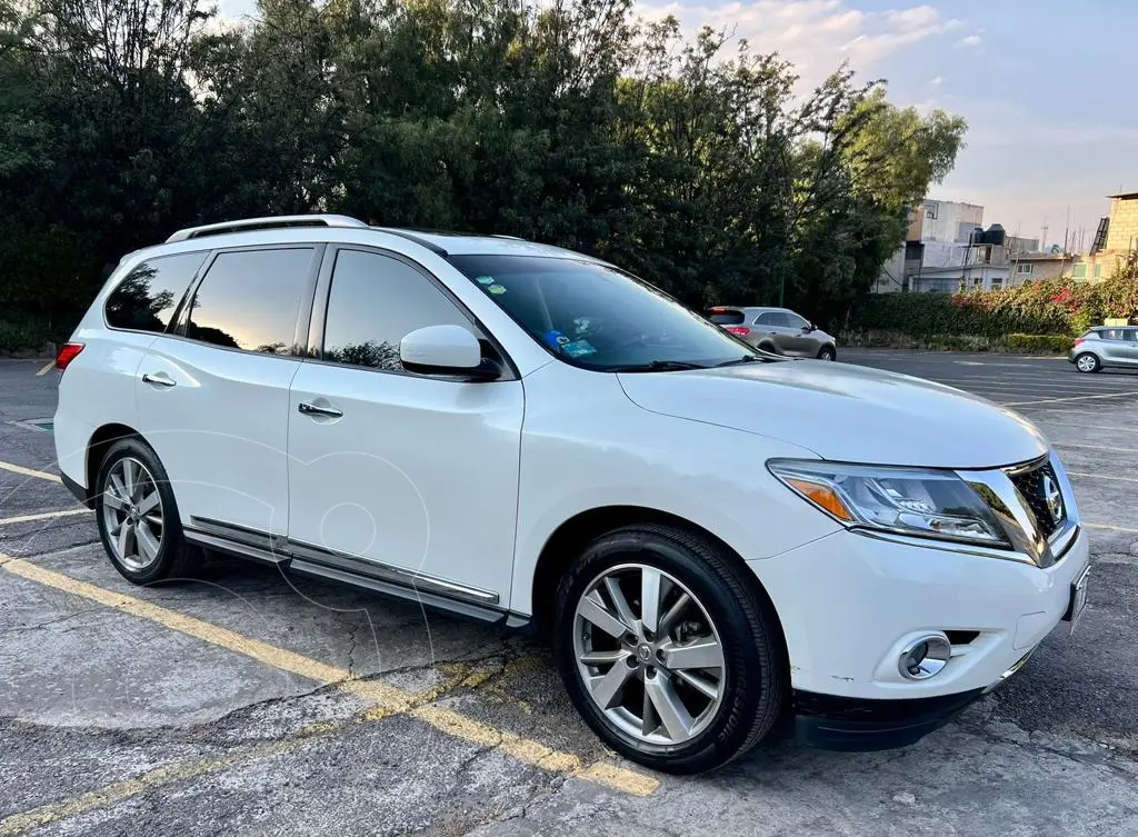 Nissan Pathfinder Exclusive 4x4 usado (2015) color Blanco precio $289,500