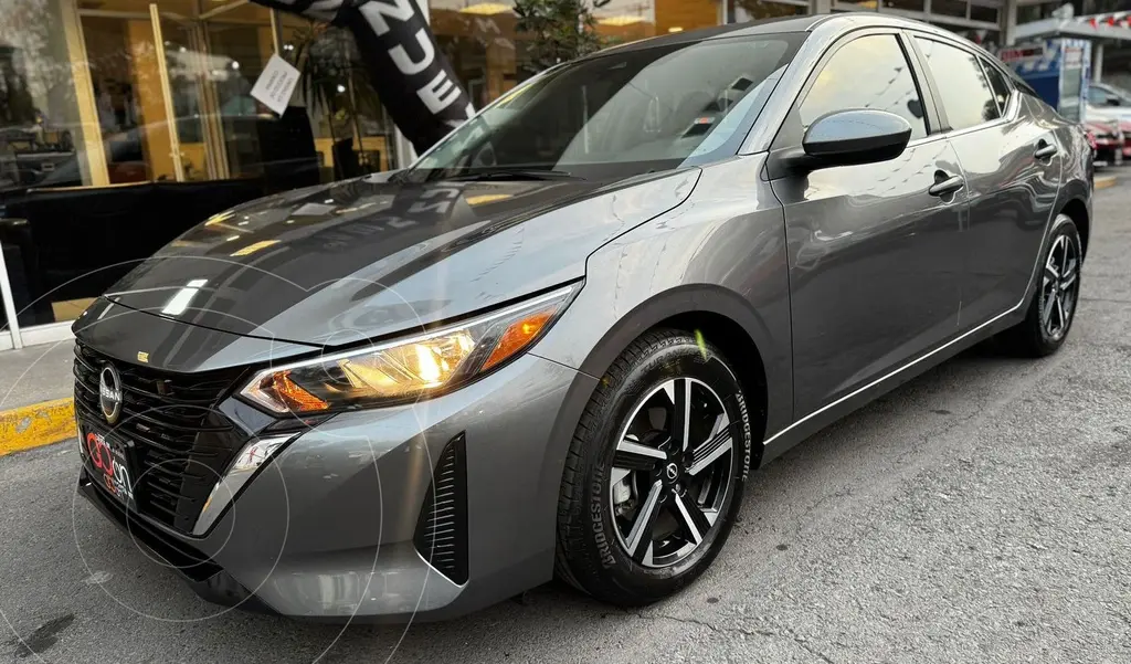 Nissan Sentra Sense Aut usado (2024) color Gris precio $345,000