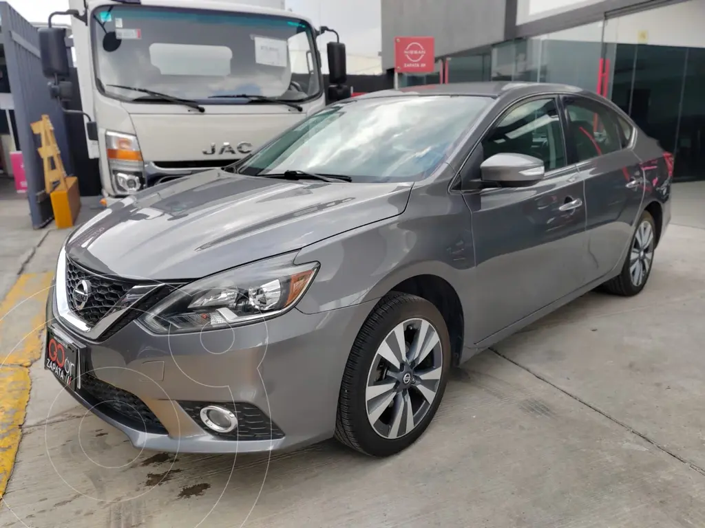 Nissan Sentra Exclusive Aut usado (2018) color Gris precio $300,000